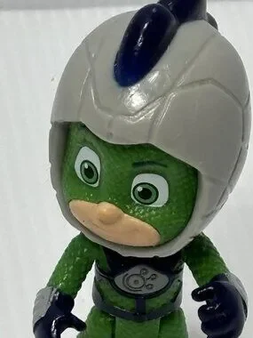 pj masks | Toys | Pj Masks Gekko Action Figure Grey Green Helmet ...